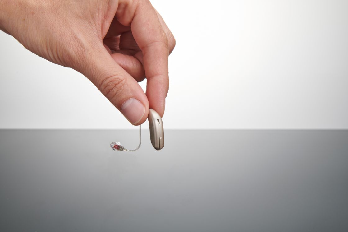 CROS and BiCROS Hearing Aids: Features and Costs | Amplifon USA