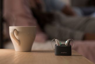 Ampli-Mini: nuestros audífonos invisibles | Amplifon